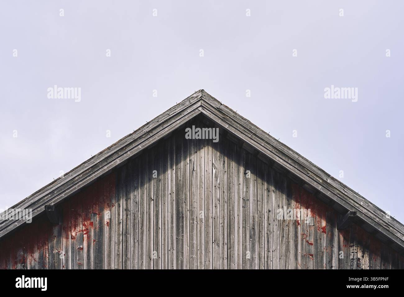 old barn gable Stock Photo - Alamy