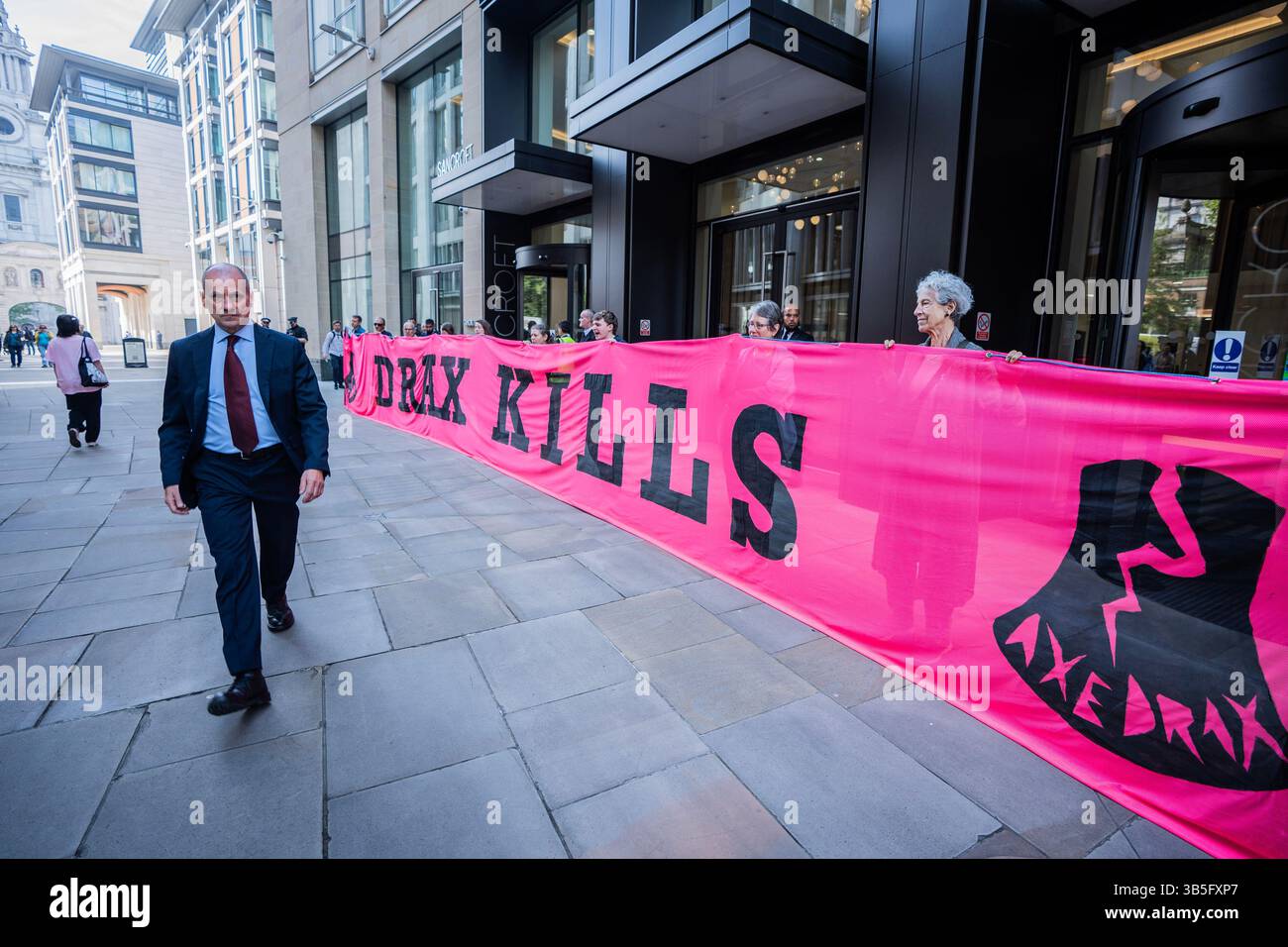London, UK. 1st May, 2024. Climate change activists from ''AXE DRAX ...