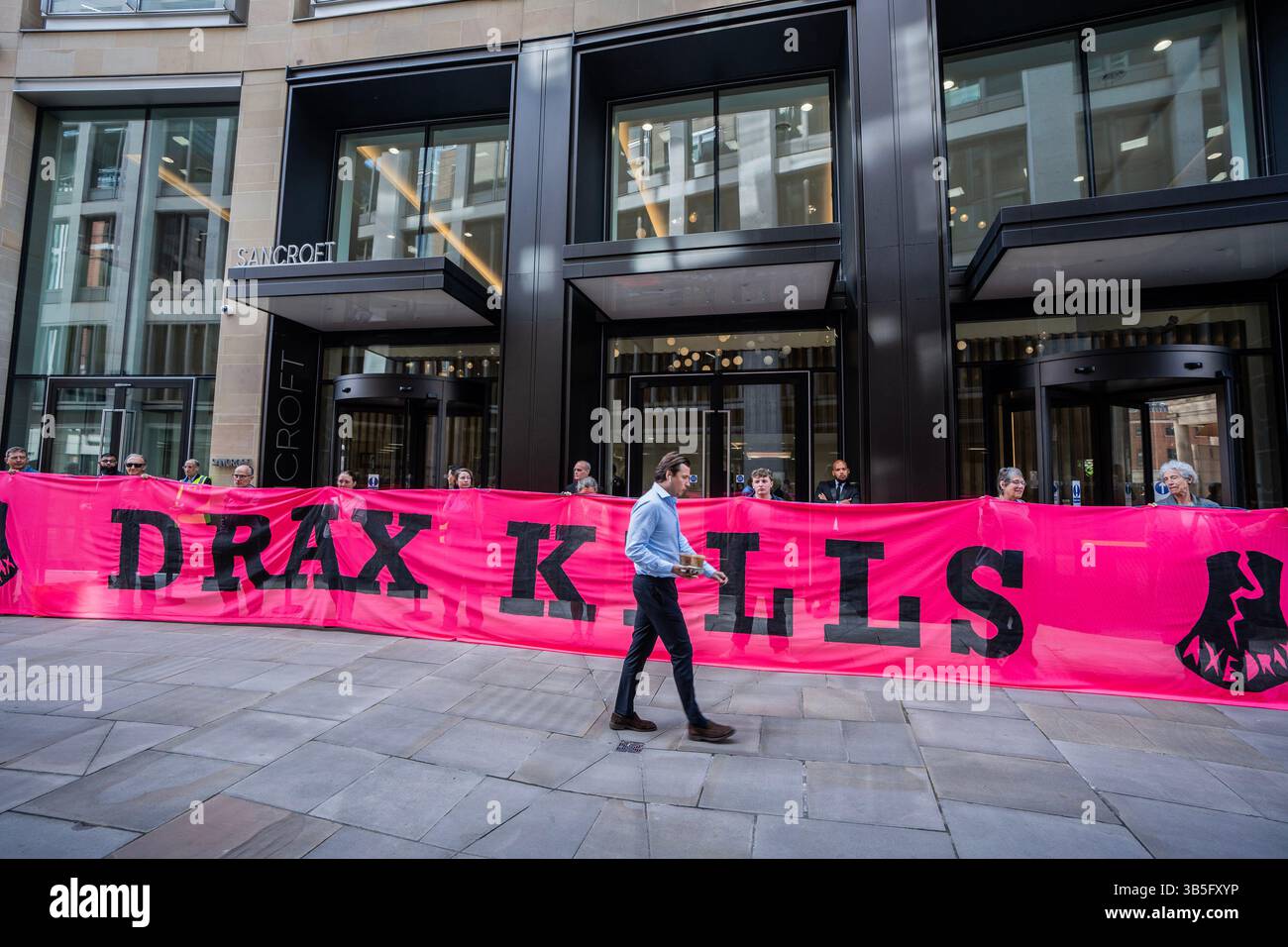 Axe drax not trees hi-res stock photography and images - Alamy