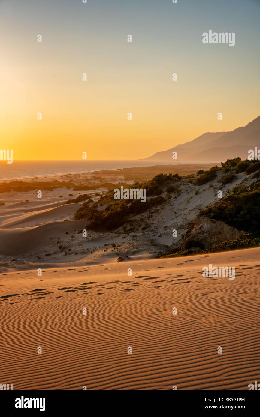 Golden sunset illuminating sand hi-res stock photography and images - Alamy