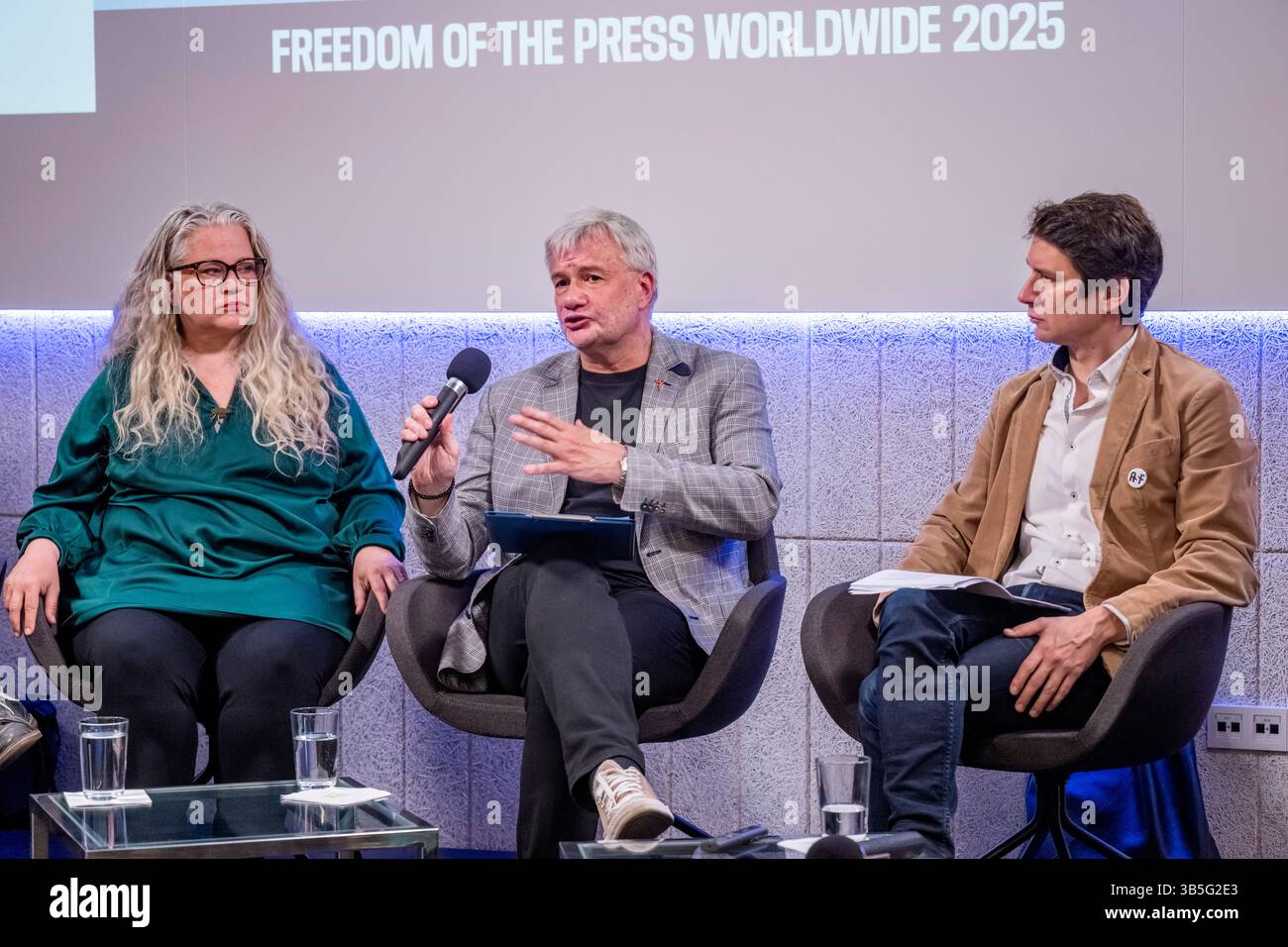 Eu reporter hi-res stock photography and images - Alamy