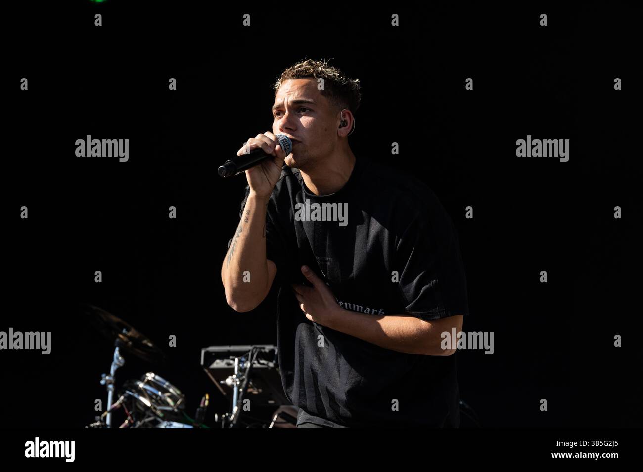 Christian Lima Dos Santos Ringsing, also known by his stage name Dos ...