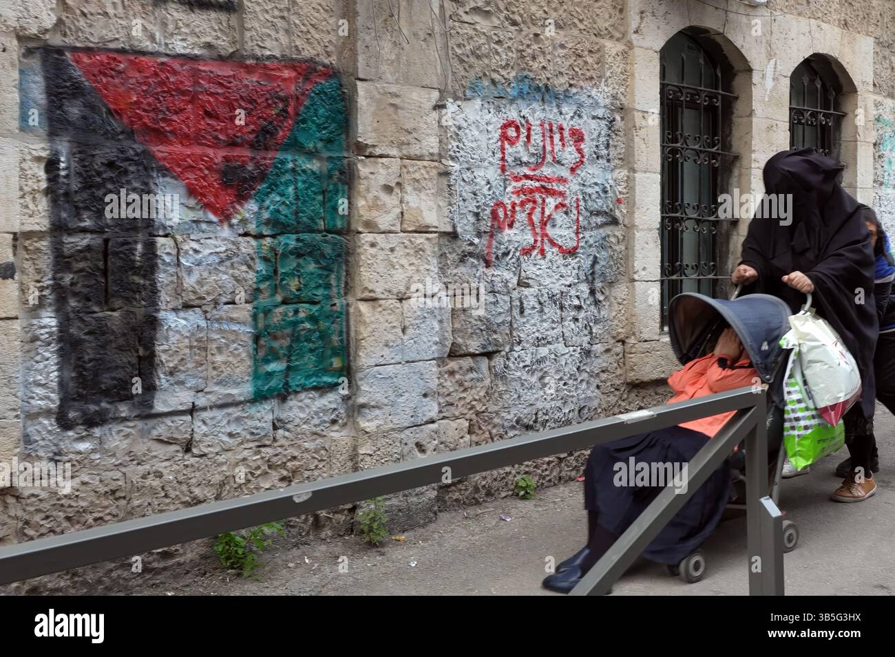 Anti zionist haredi jewish group neturei karta hi-res stock photography ...