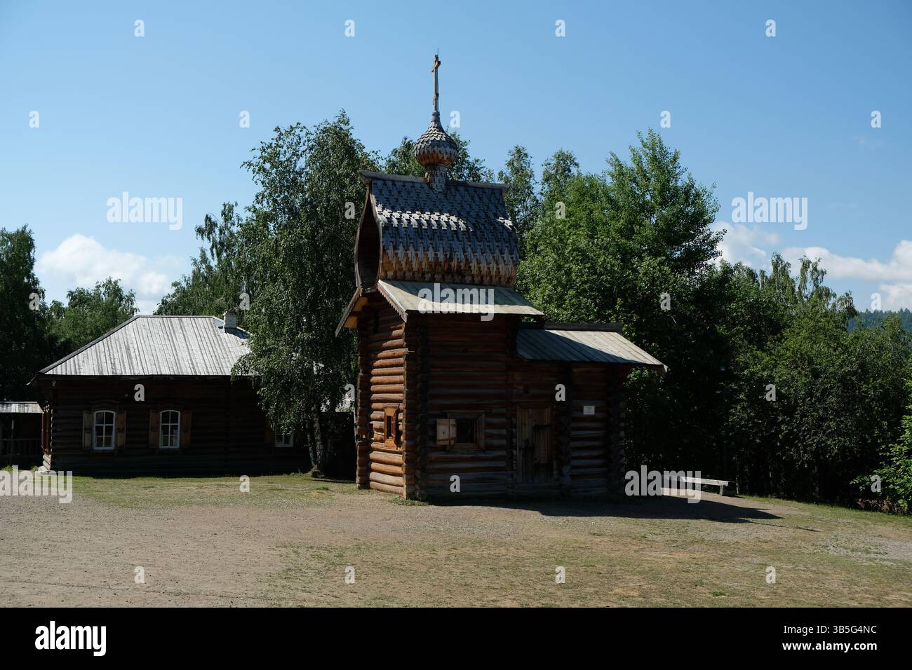 Wooden buildings in the traditional Old Russian style Stock Photo - Alamy