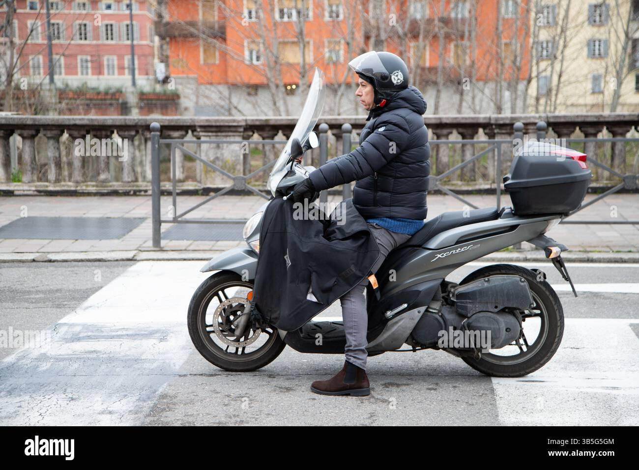 Capturing urban transportation lifestyle man hi-res stock photography ...