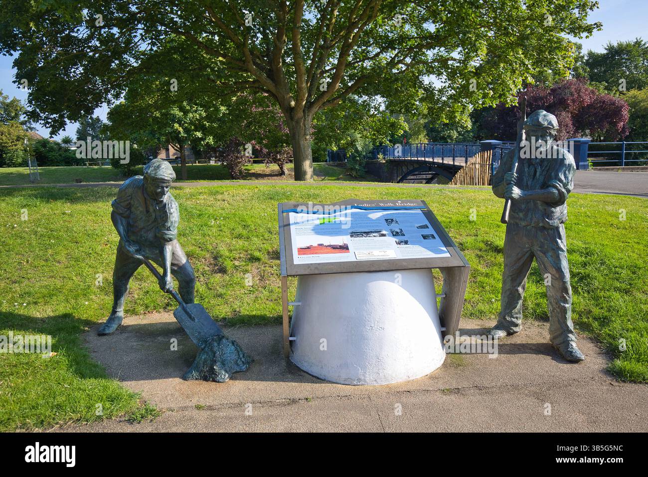 England, Kent, Hythe - July 20, 2024: Sculptures in memory of the canal ...
