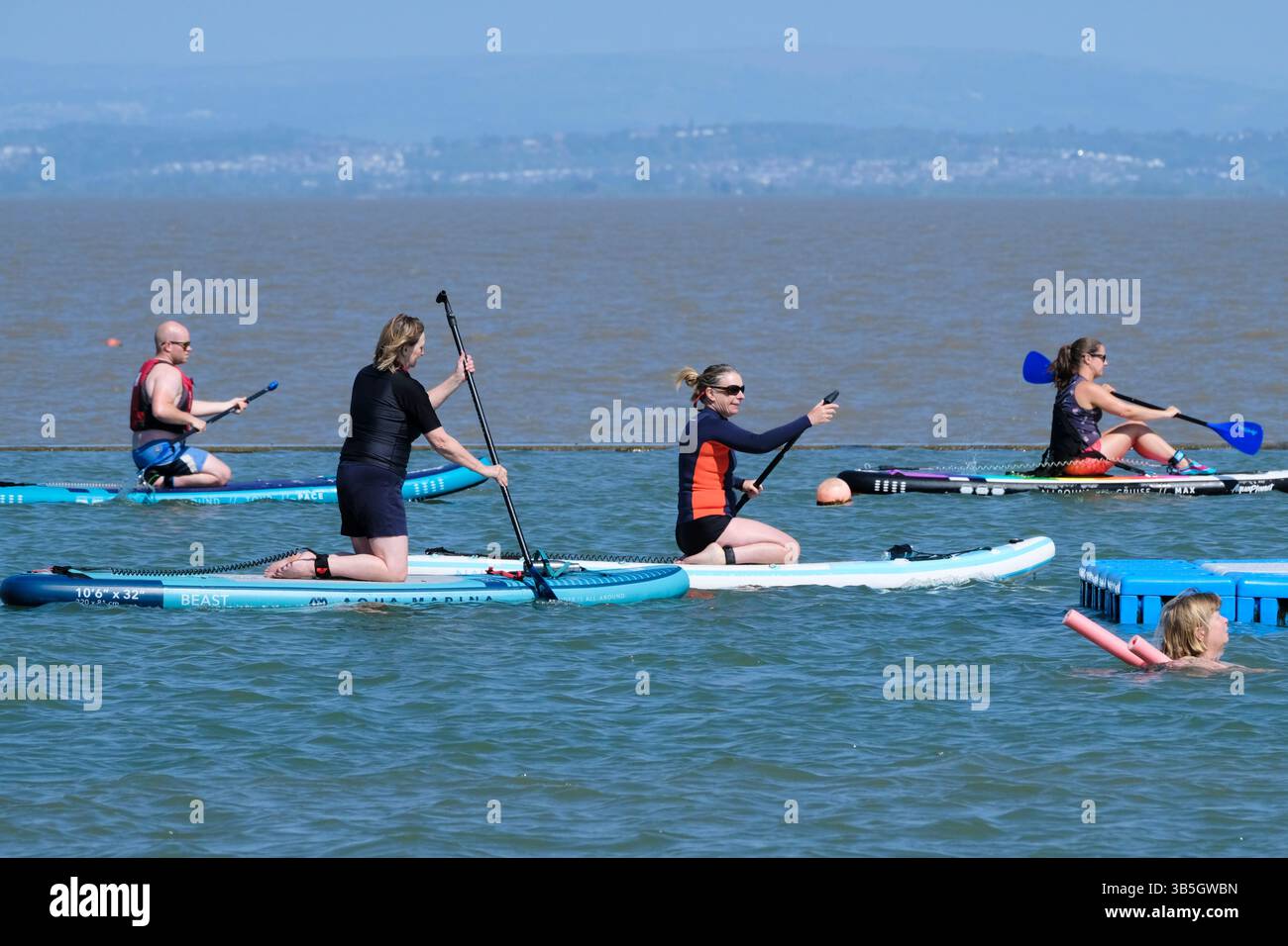 Clevedon, UK. 2nd May. On sunny day on the north somerset coast, people ...