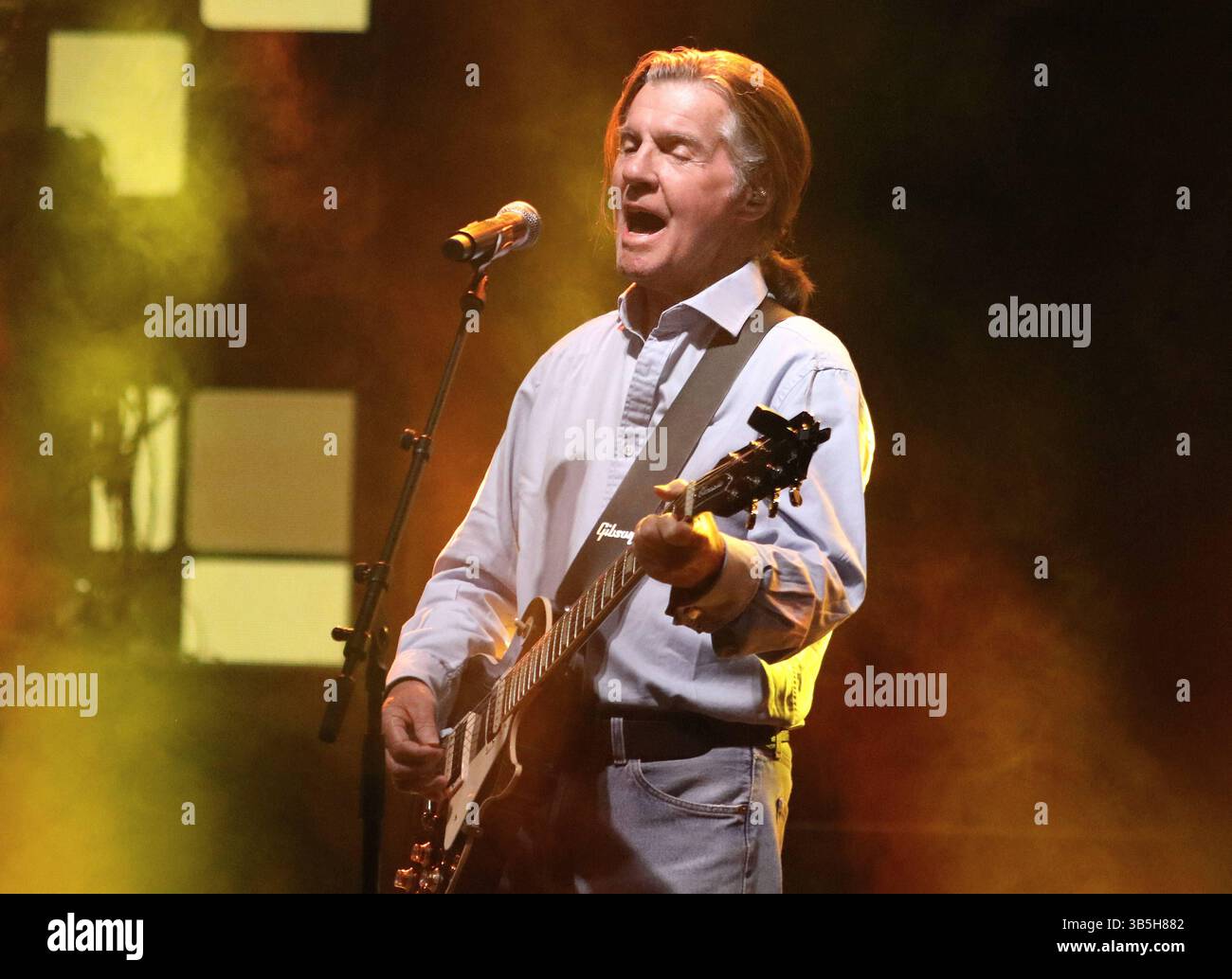 Ehemaliger Bee Gees Gitarrist Vince Melouney in 2025 Berlin Bee Gees ...