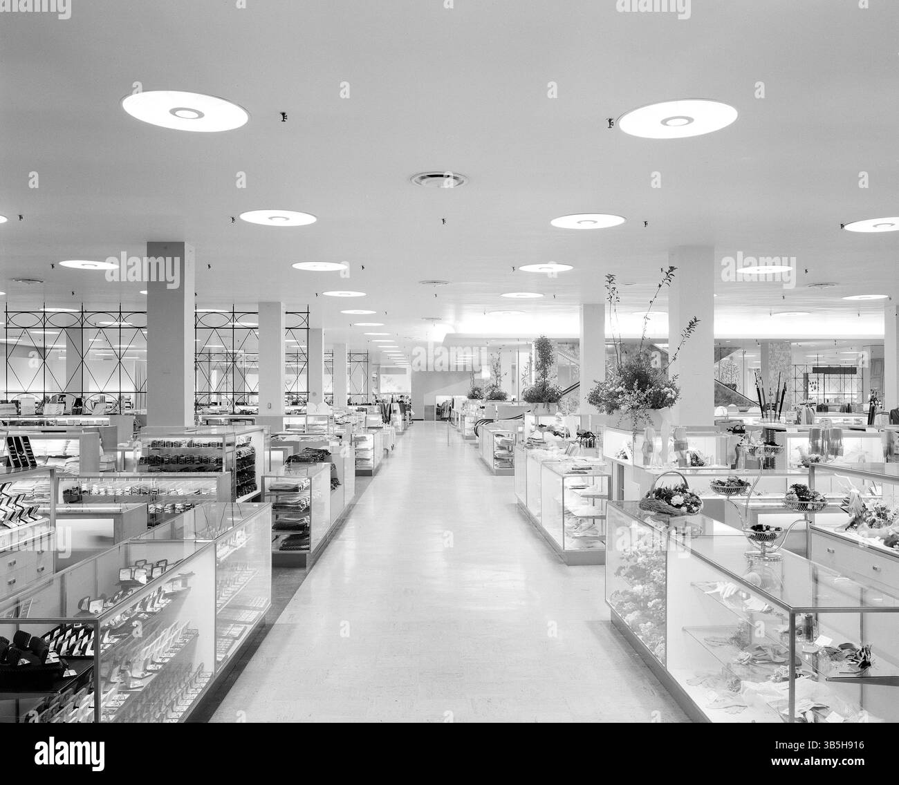 1950s store interior hi-res stock photography and images - Alamy