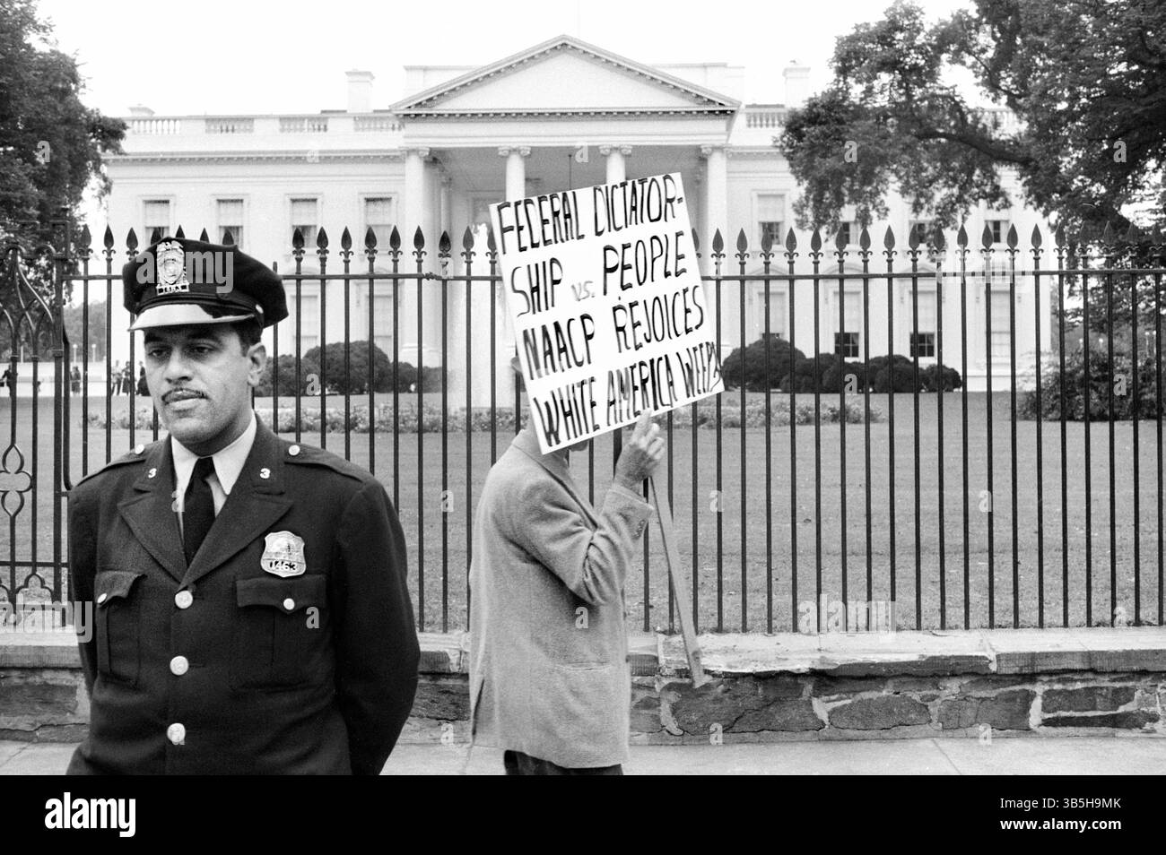 Racial segregation signs hi-res stock photography and images - Alamy