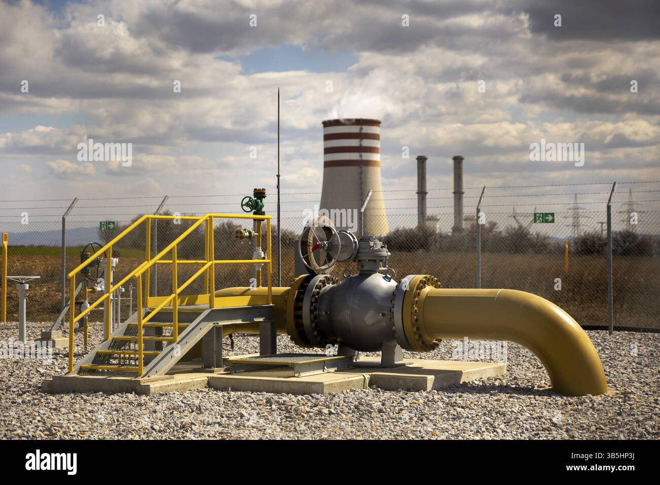 Interconnected natural gas transmission pipeline. Highly integrated ...