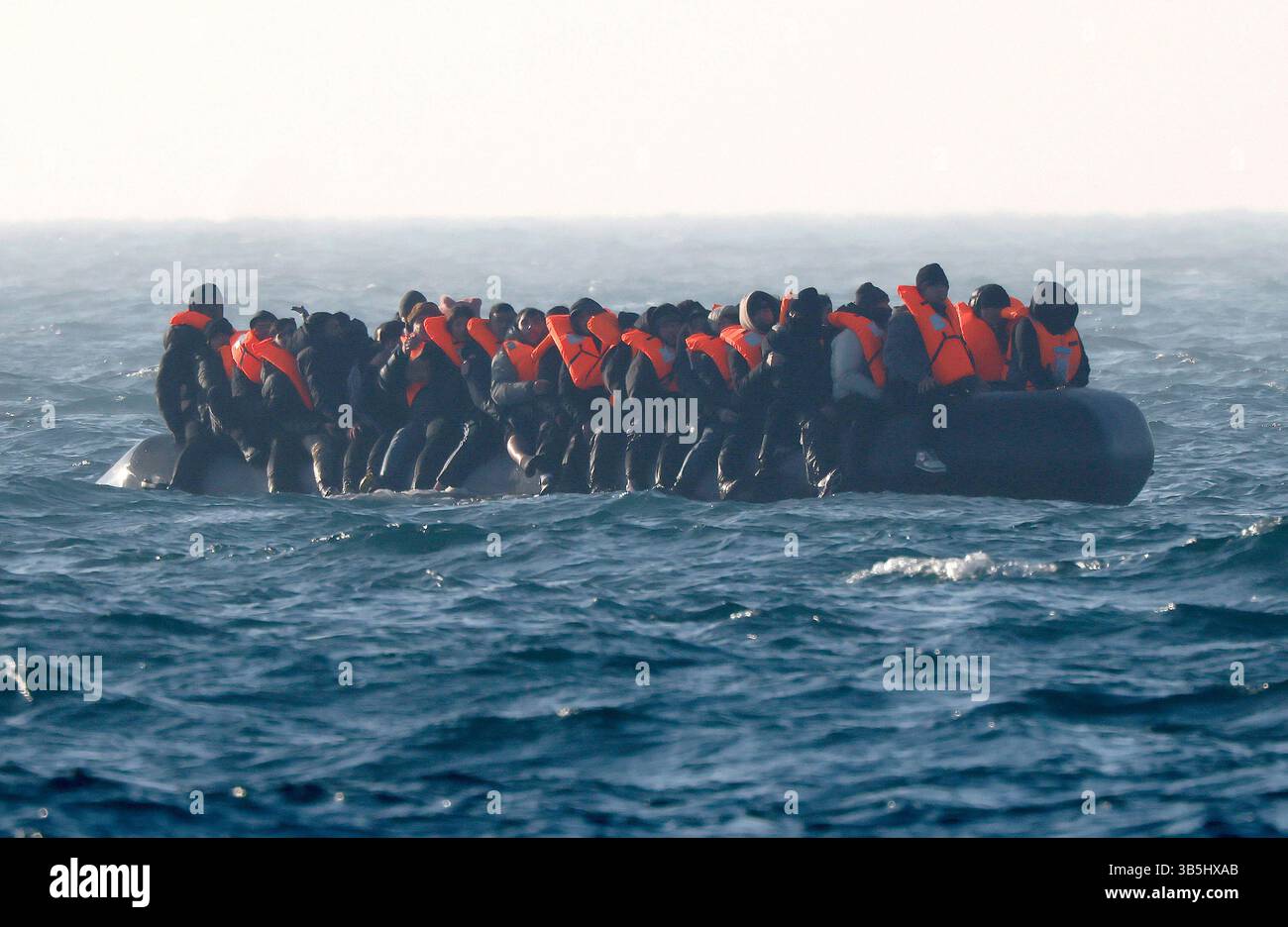 Migrants channel 2025 hi-res stock photography and images - Alamy