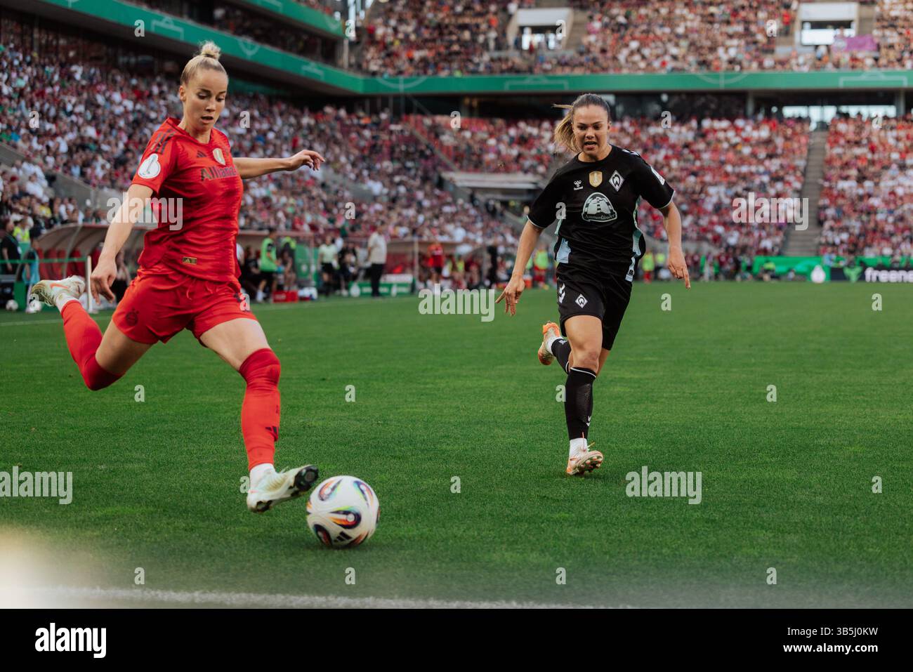 Cologne, Germany. 01st May, 2025. Cologne, Germany, May 1st 2025 Giulia Gwinn (7 Bayern Munich ...