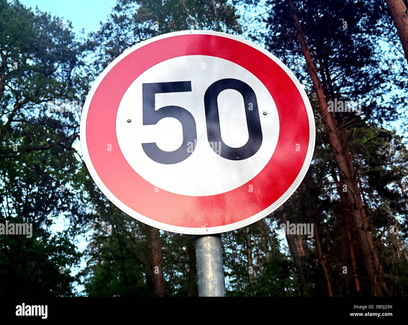 Verkehrsschild 50 km/h Geschwindigkeit Verkehrsregel *** Traffic sign ...