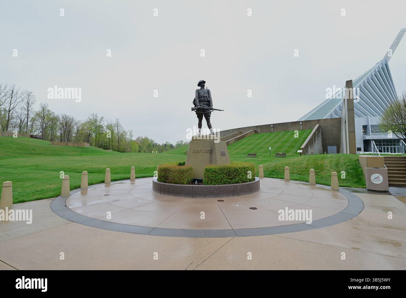 Iron Mike statue at the National Museum of the Marine Corps, Triangle ...