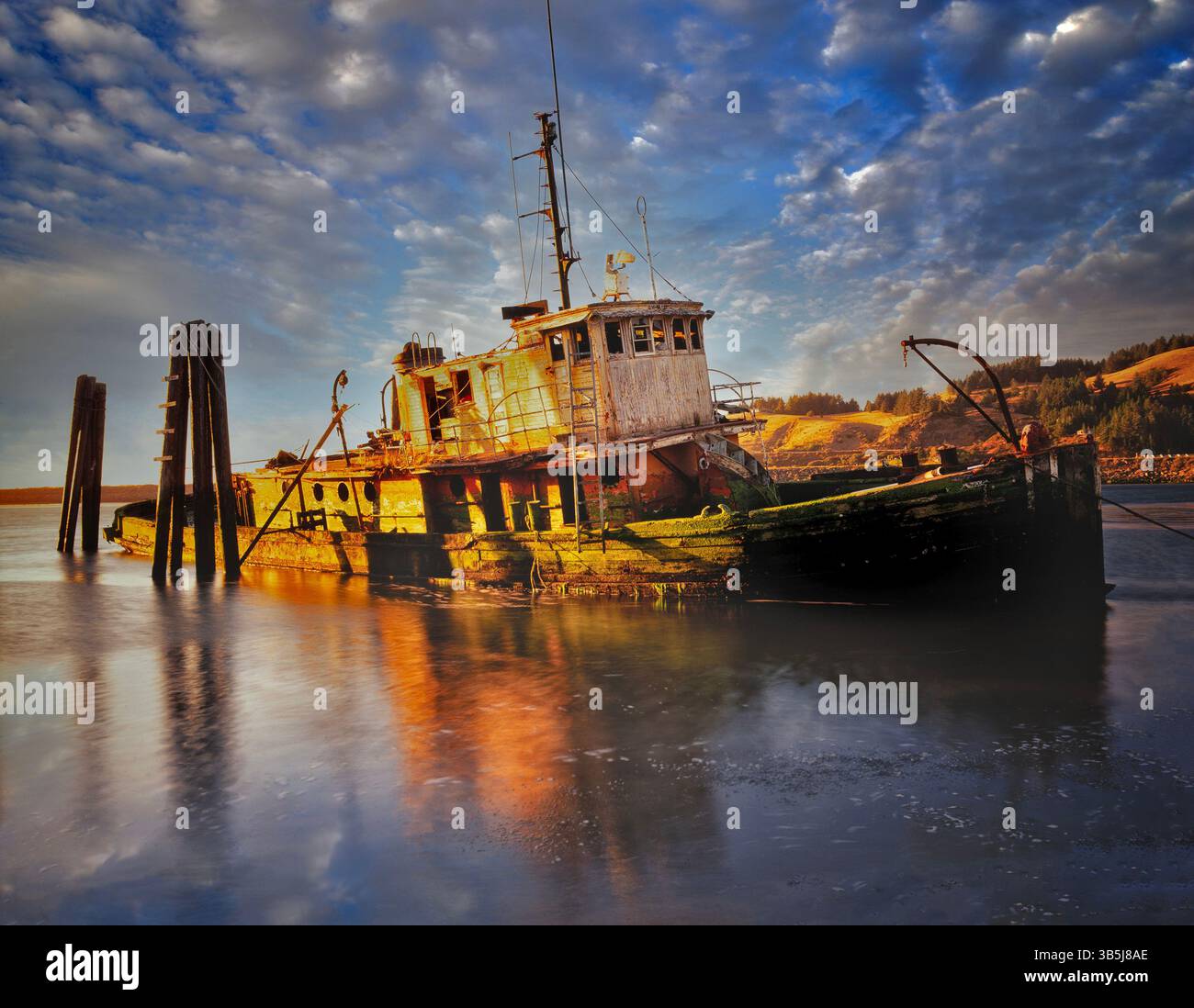 Sunken ship "the Mary D. Hume". Gold Beach, Oregon Stock Photo - Alamy