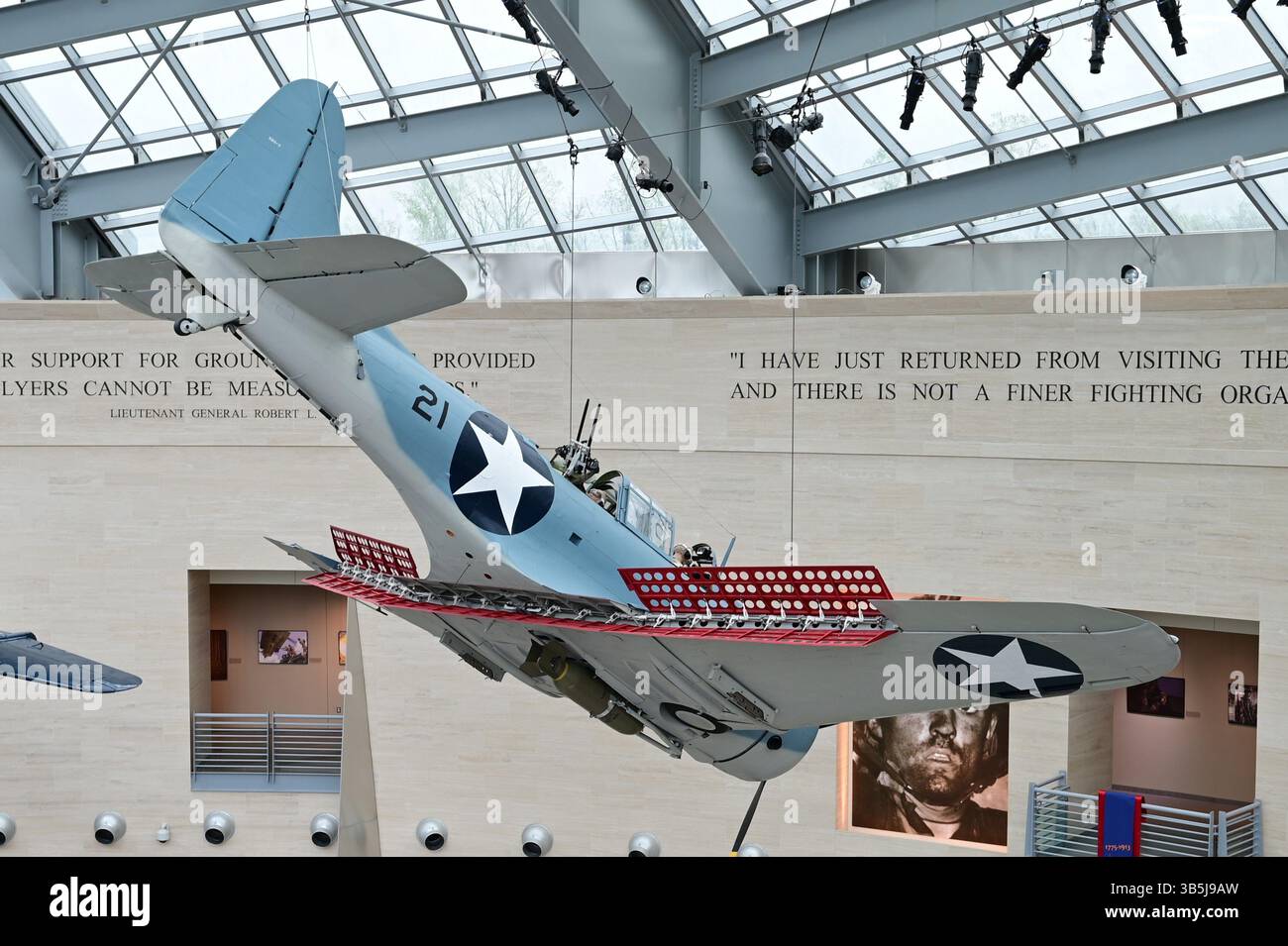Dauntless Dive bomber at the National Museum of the Marine Corps ...