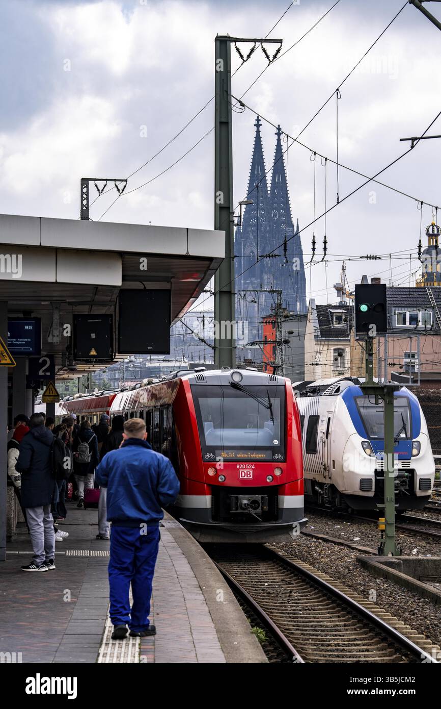 Rail transport between Cologne Central Station and Cologne-Hansaring ...