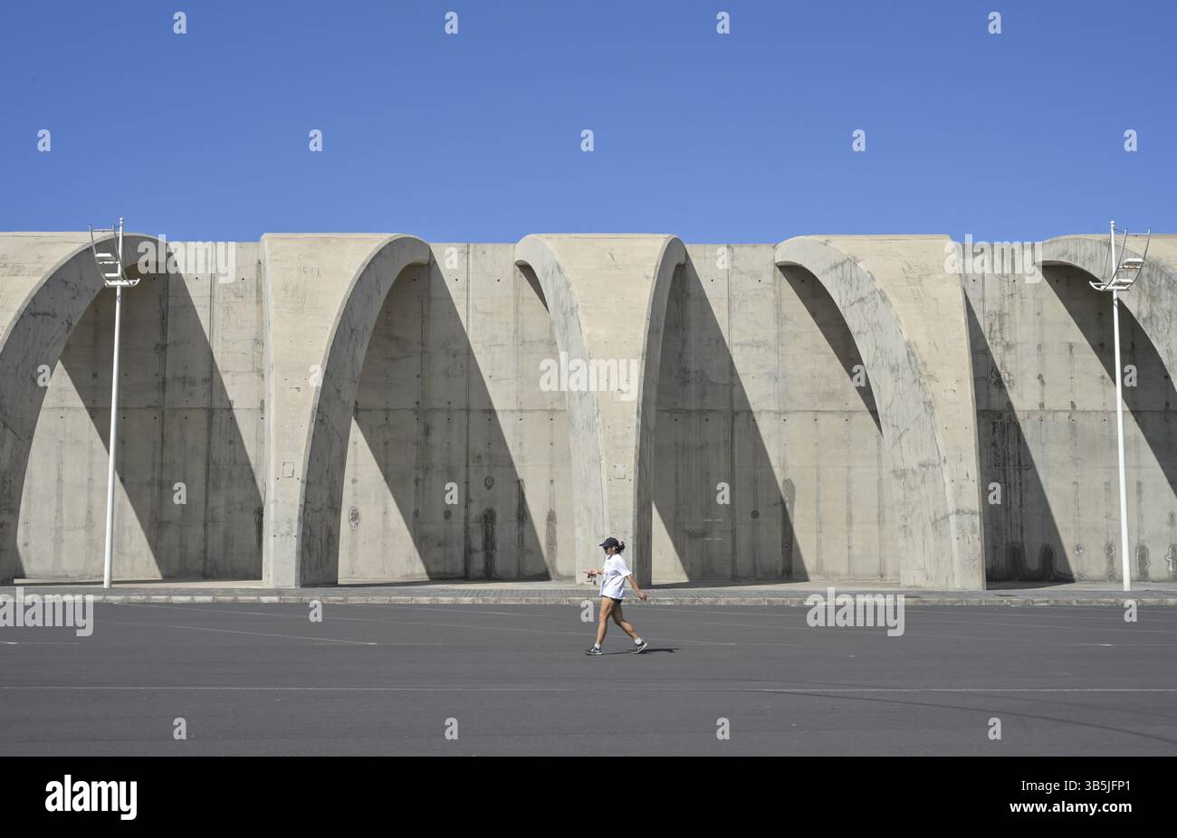 Breakwater, concrete, harbour wall, Puerto de Tazacorte, La Palma ...