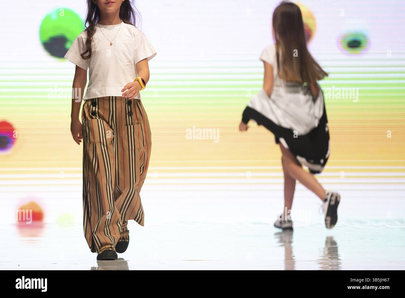 Child models hi-res stock photography and images - Alamy
