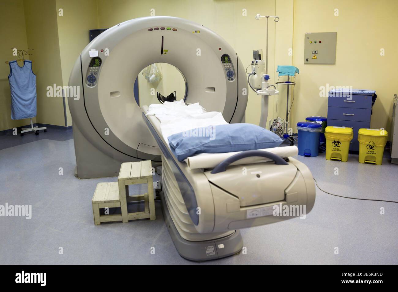 Magnetic resonance imaging (MRI) scan in a Neurological clinic Stock ...