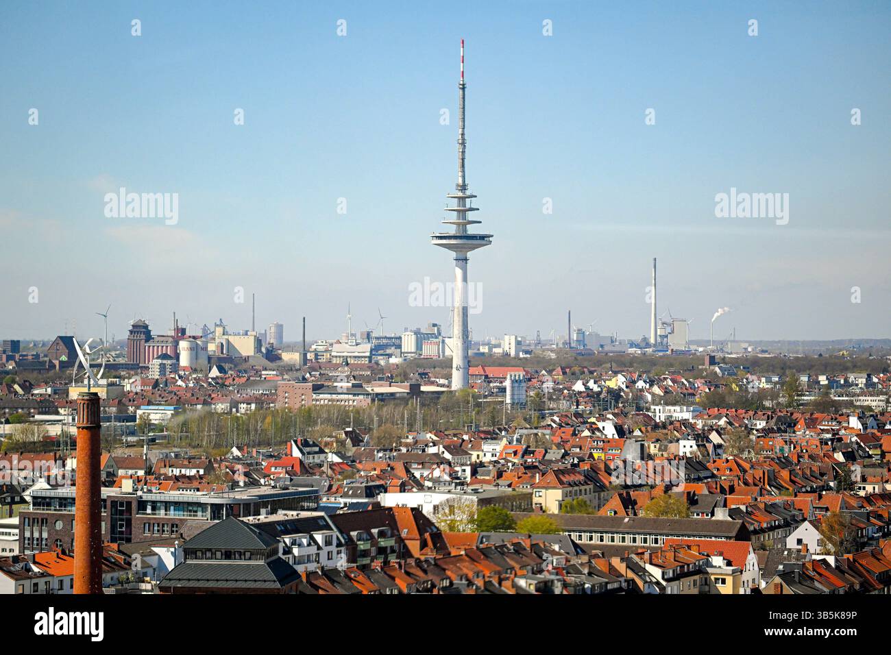08 April 2025, Bremen: View over the houses in the Findorff district ...