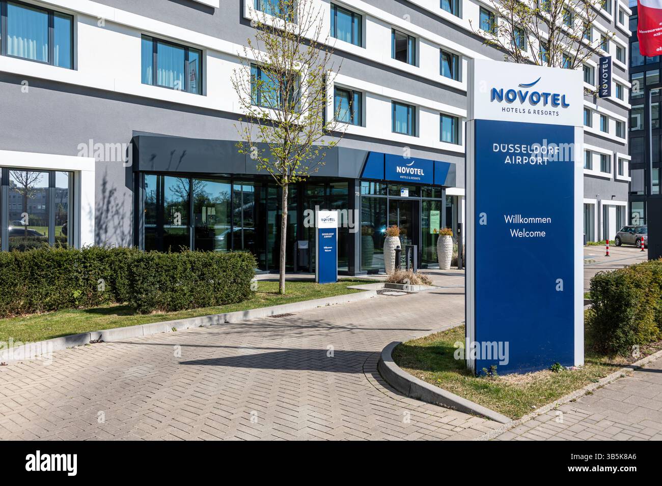 Novotel signage hi-res stock photography and images - Alamy