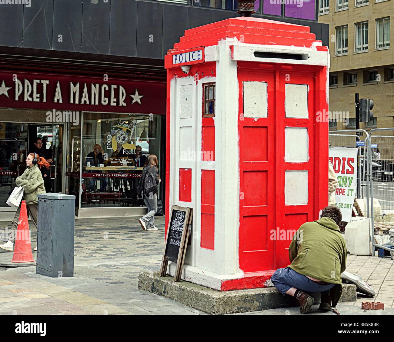 Glasgow, Scotland, UK. 2nd May April, 2025. UK Weather: Hot as locals ...