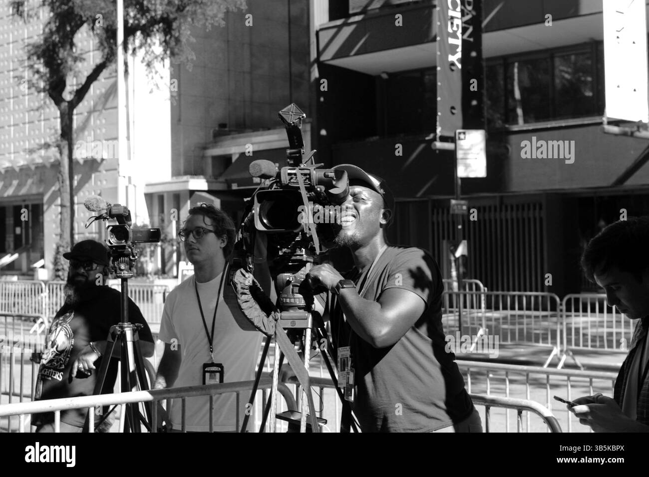 Mahsa amini protest in tehran 2022 Black and White Stock Photos ...