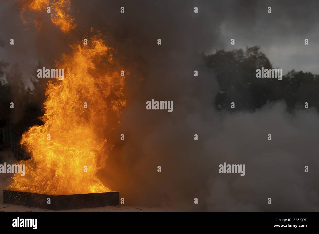 Movement with fire hi-res stock photography and images - Alamy