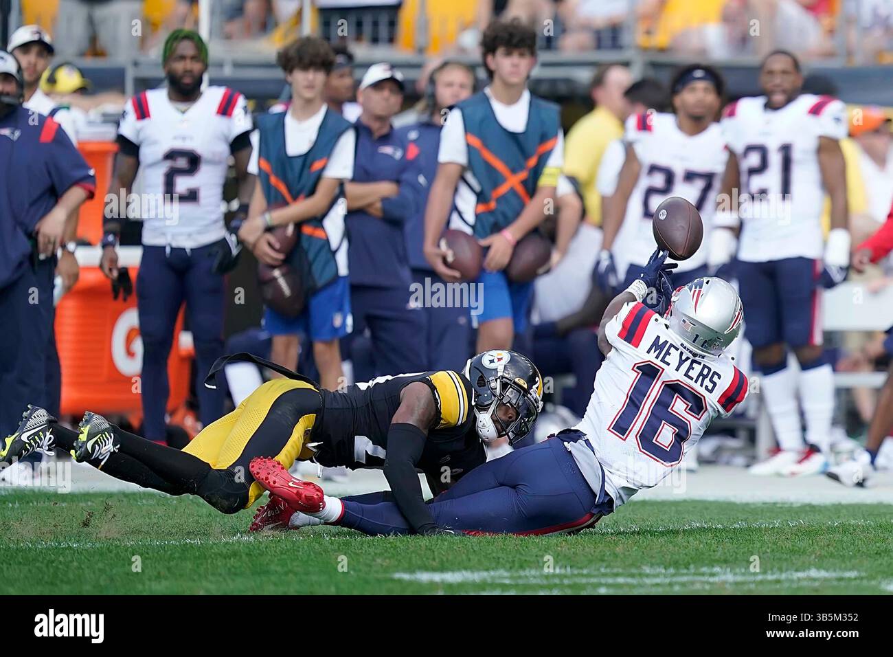 Jakobi meyers patriots hi-res stock photography and images - Alamy