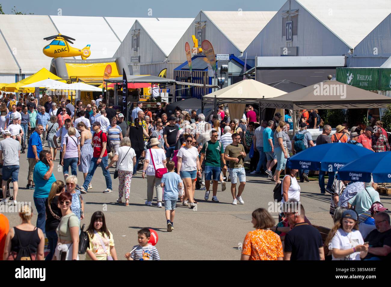 Maimarkt Mannheim 2025: Viele Besucher am Brückentag 02. Mai. Der ...