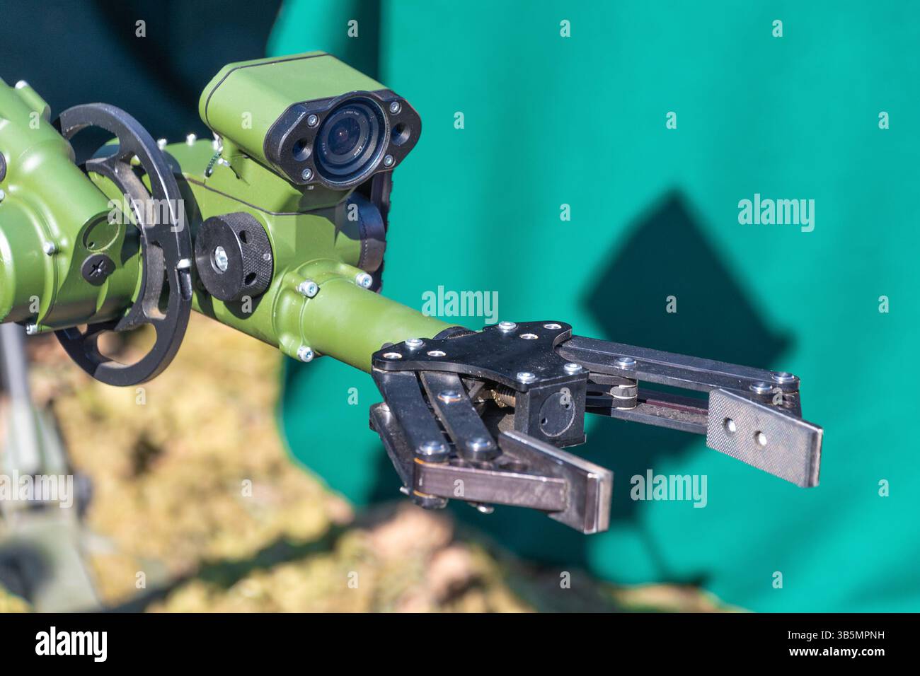 Robotic arm with camera and claw. Sapper robot Stock Photo - Alamy