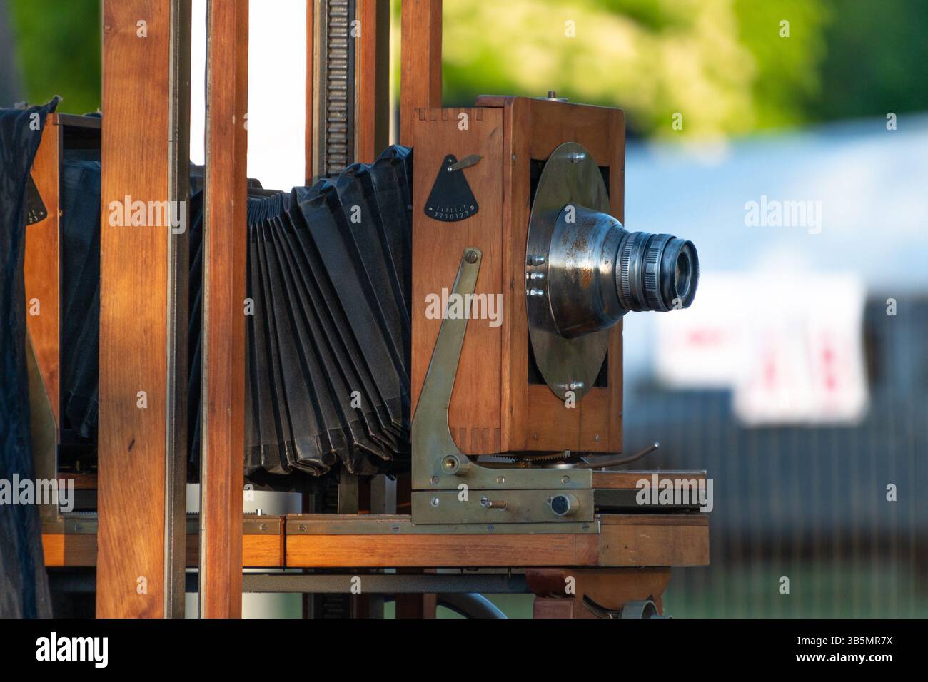 Vintage large format camera with wooden bellows in outdoor setting Stock Photo - Alamy