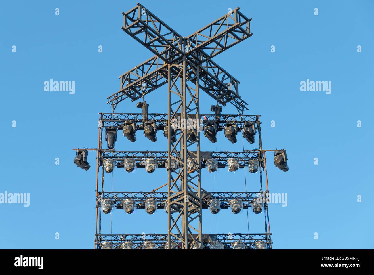 Outdoor concert lighting rig with tower against clear blue sky Stock ...