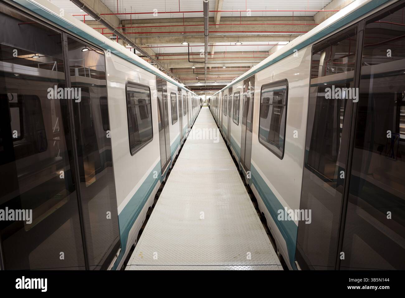 Transport and architecture hi-res stock photography and images - Alamy