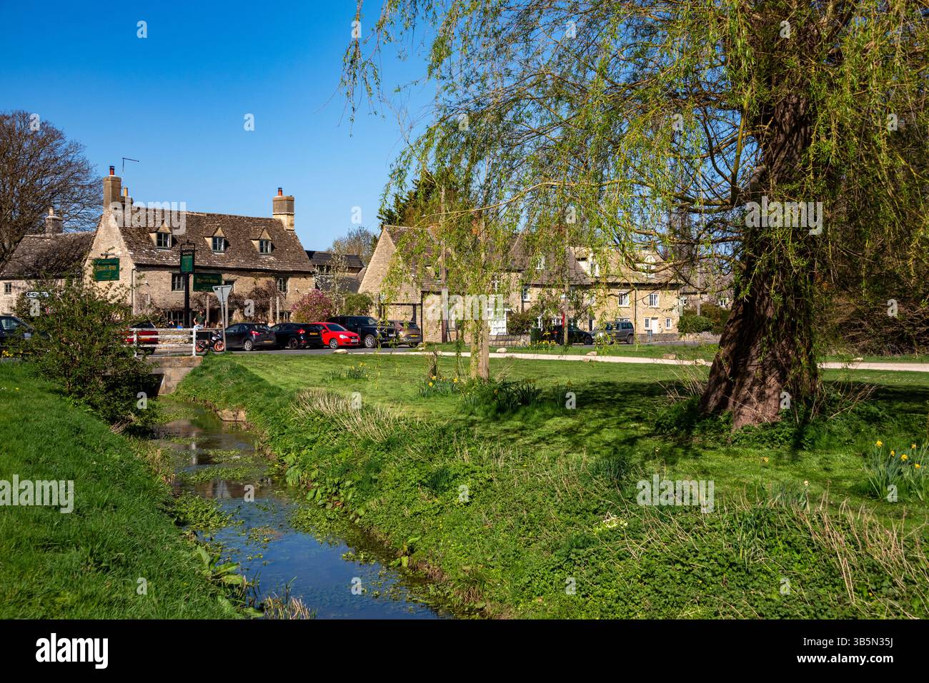 Clanfield houses hi-res stock photography and images - Alamy