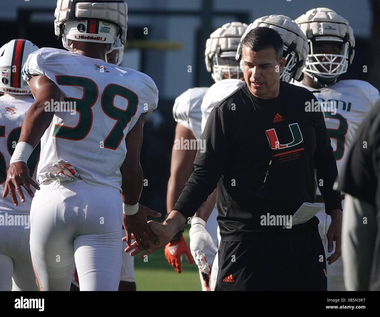 Miami fl head coach mario cristobal hi-res stock photography and images ...