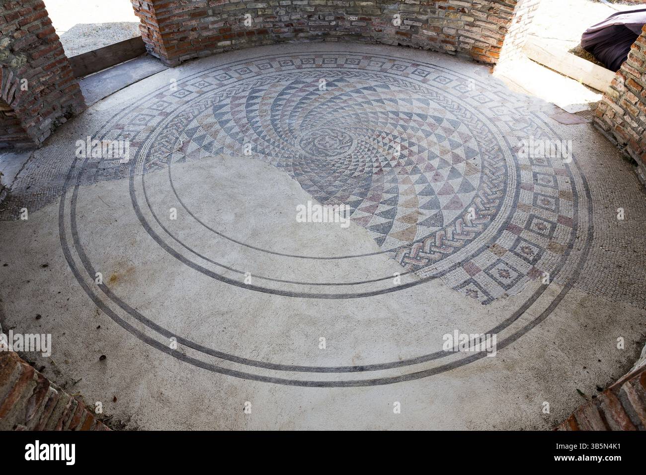 Gamzigrad - the ancient Roman complex of palaces and temples Felix ...