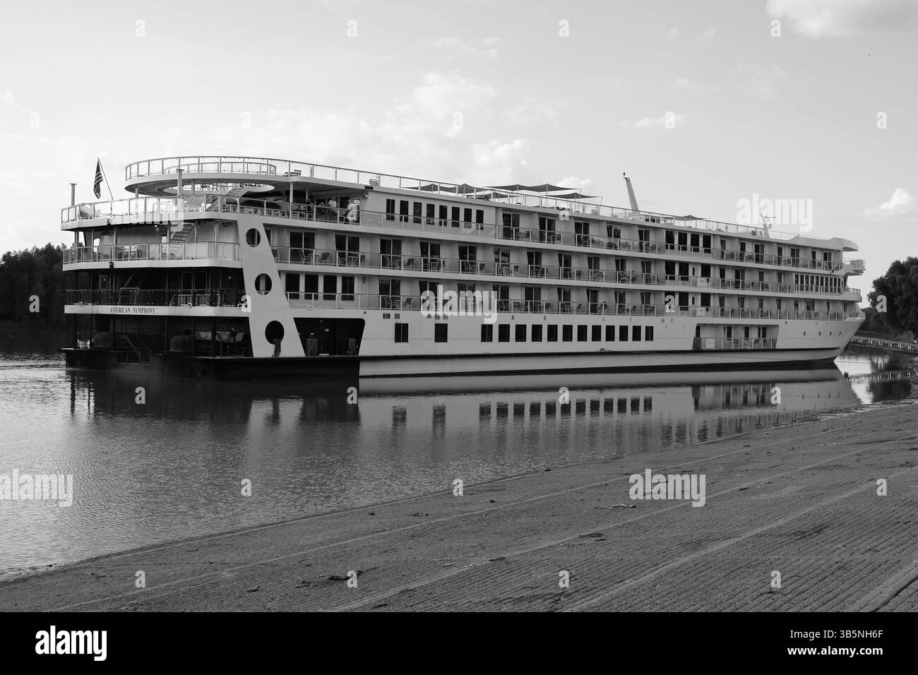 American Symphony River Boat at Vicksburg MS USA Tue 30 May 2023 ...