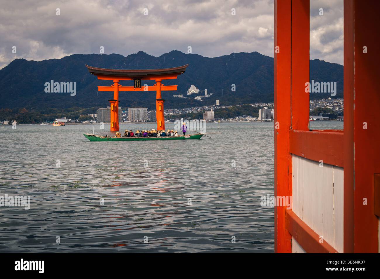 Itsukushima shrine, Miyajima island, Hiroshima, Japan Stock Photo - Alamy