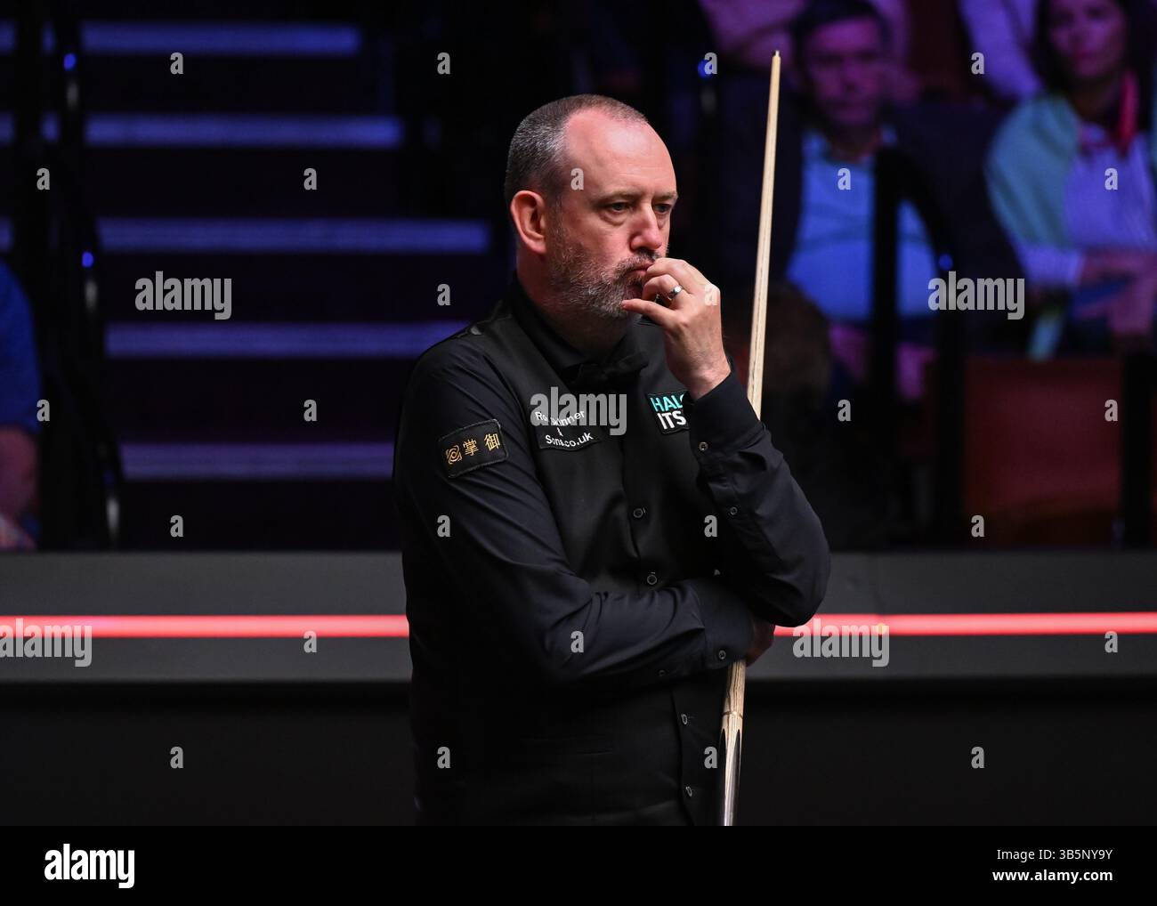 Sheffield, England, 2nd May 2025. Mark Williams reacts during his Semi ...