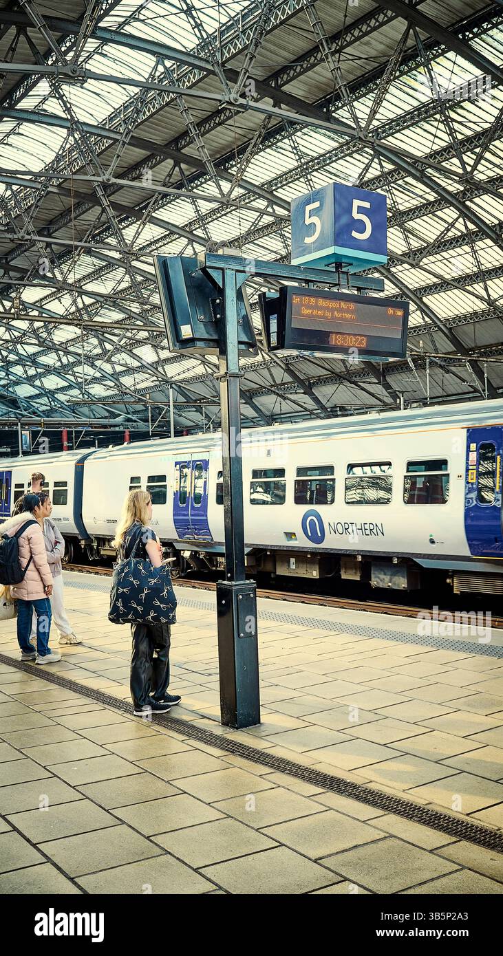 Waiting for the Blackpool bound Northern Rail train from Liverpool Lime street station Stock ...