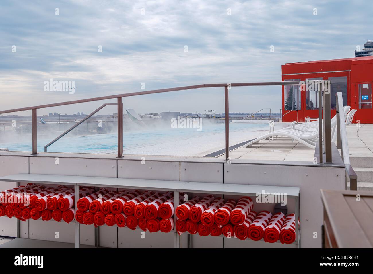 Experience modern poolside view hi-res stock photography and images - Alamy