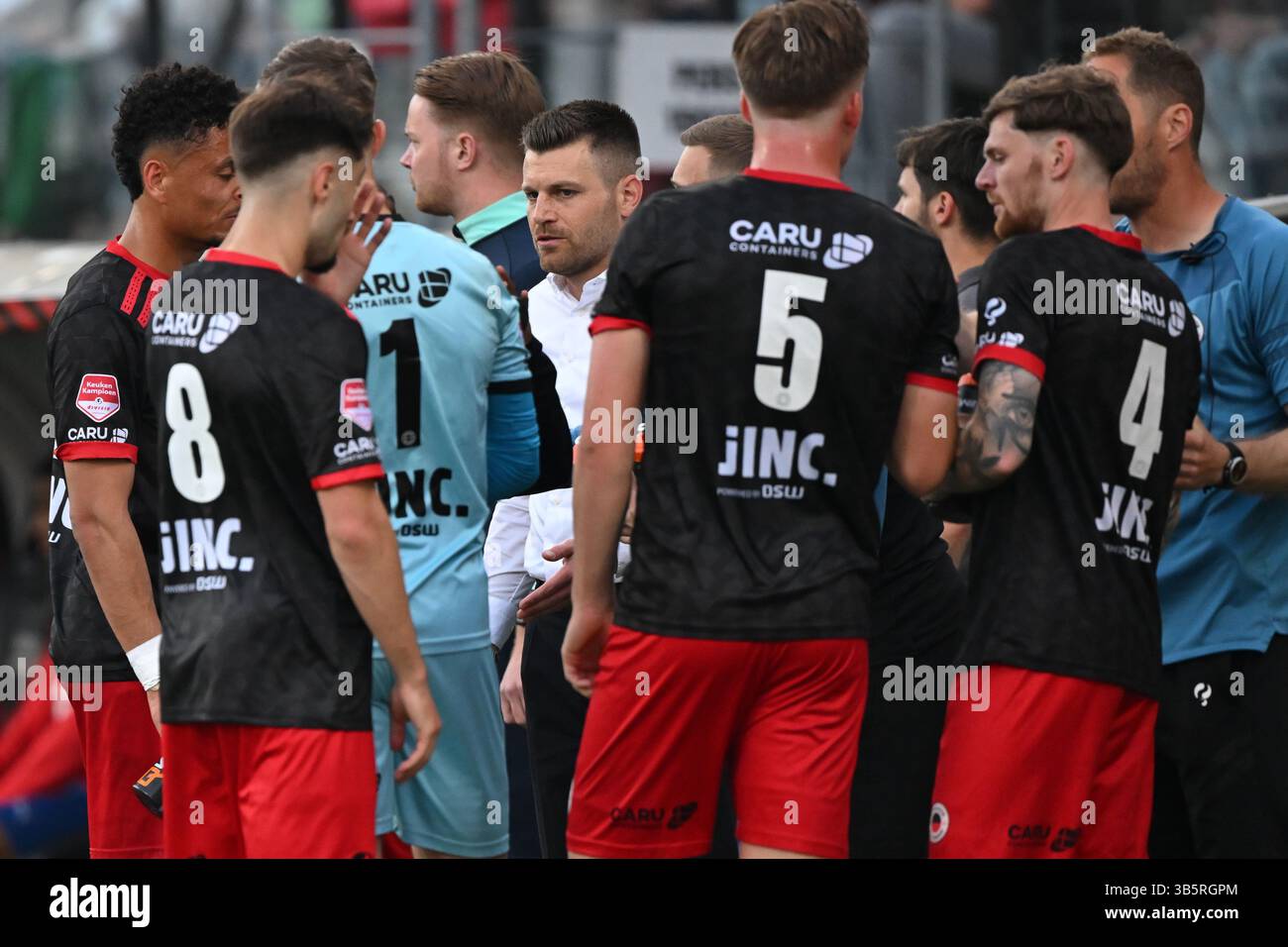 ROTTERDAM - Excelsior coach Ruben den Uil (m) instructs his players ...