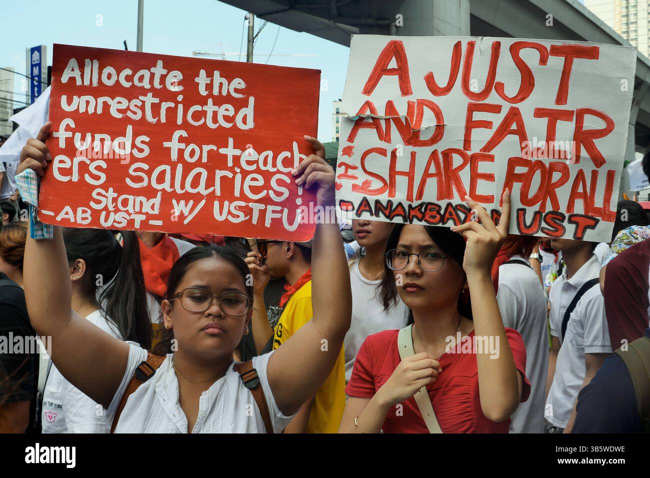 Labour day protest in Manila, Philippines Protestors clash with police ...