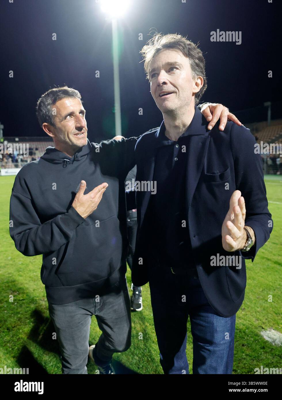 Antoine ARNAULT - Stephane GILLI (Entraineur Paris Fc PFC) during the ...