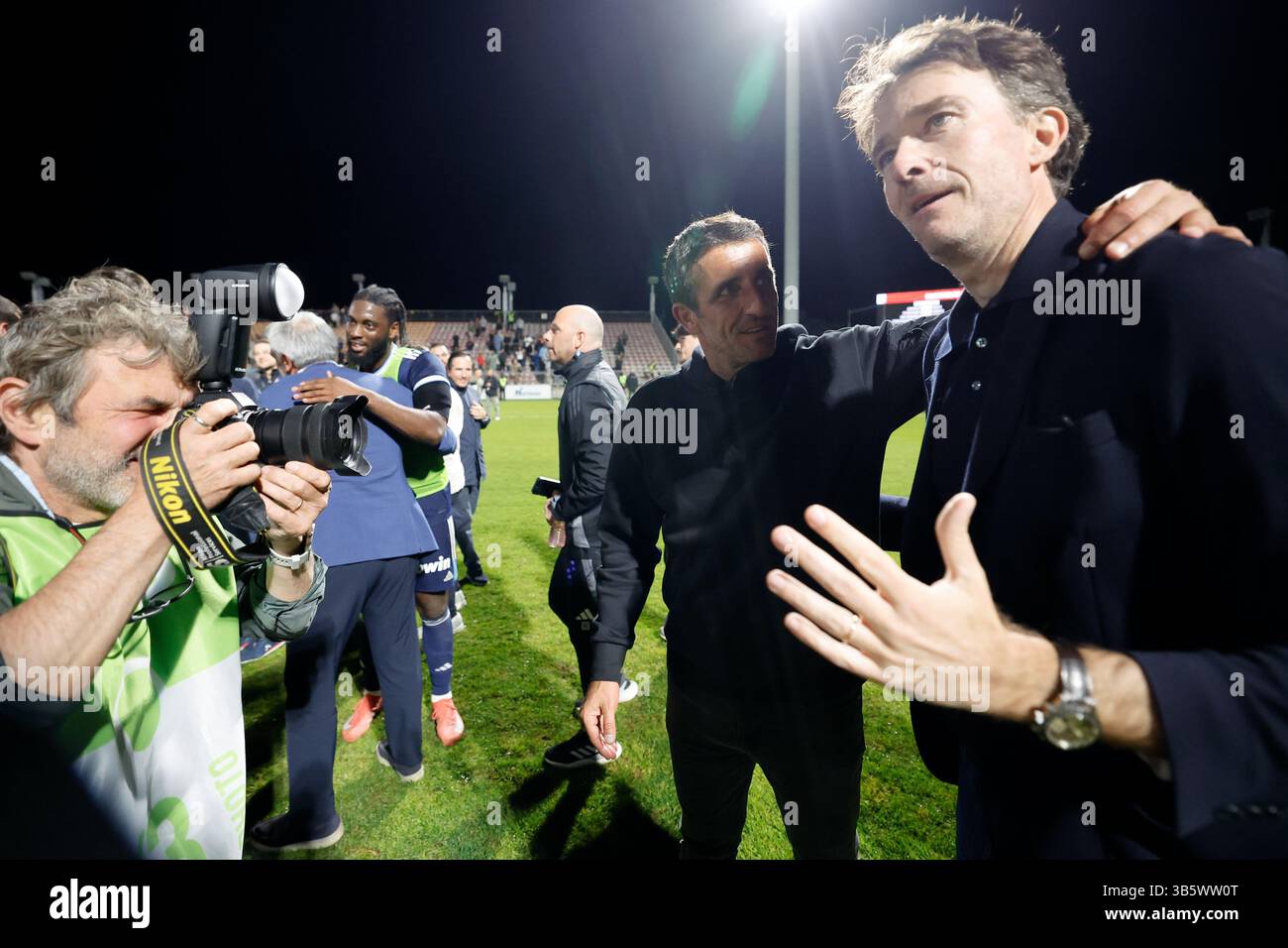 Antoine ARNAULT - Stephane GILLI (Entraineur Paris Fc PFC) during the ...