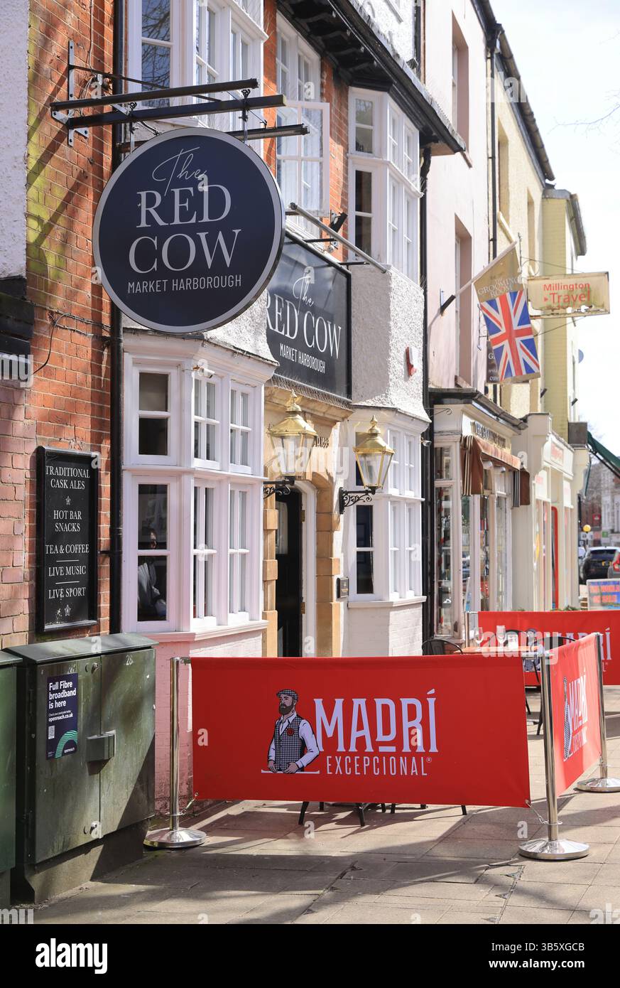 The Red Cow real ale pub with traditional pub games on the High Street ...