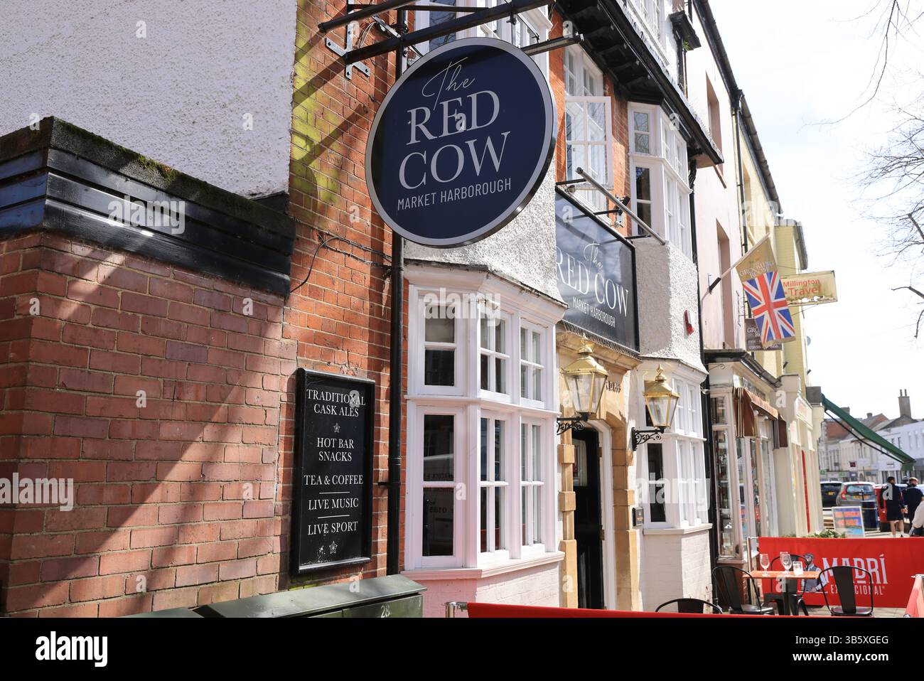 The Red Cow real ale pub with traditional pub games on the High Street ...